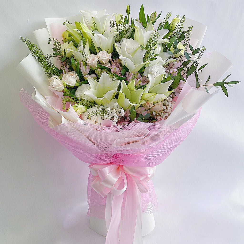 True Devotion Lily Roses Hand Bouquet AHB46 | I DO Flowers & Gifts